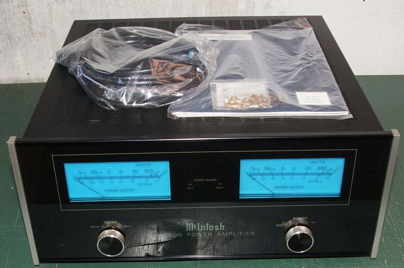 マッキントッシュ McIntosh MC300 パワーアンプ